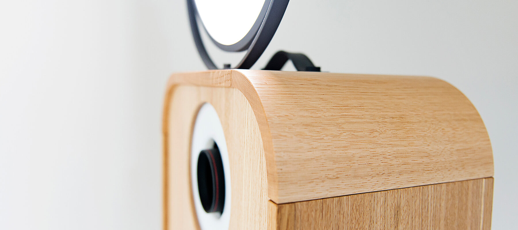 Everybooth - Deluxe Photo Booth Systems